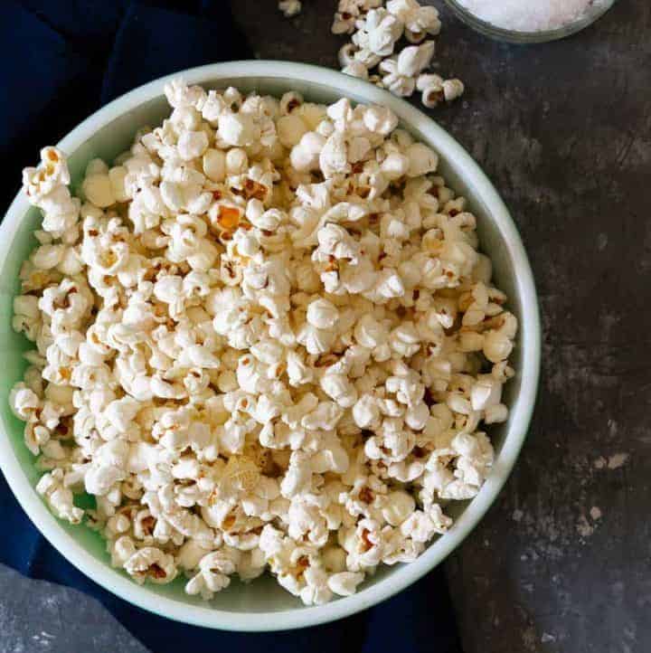 How to Pop Popcorn on the Stovetop Easily! - Cup of Zest