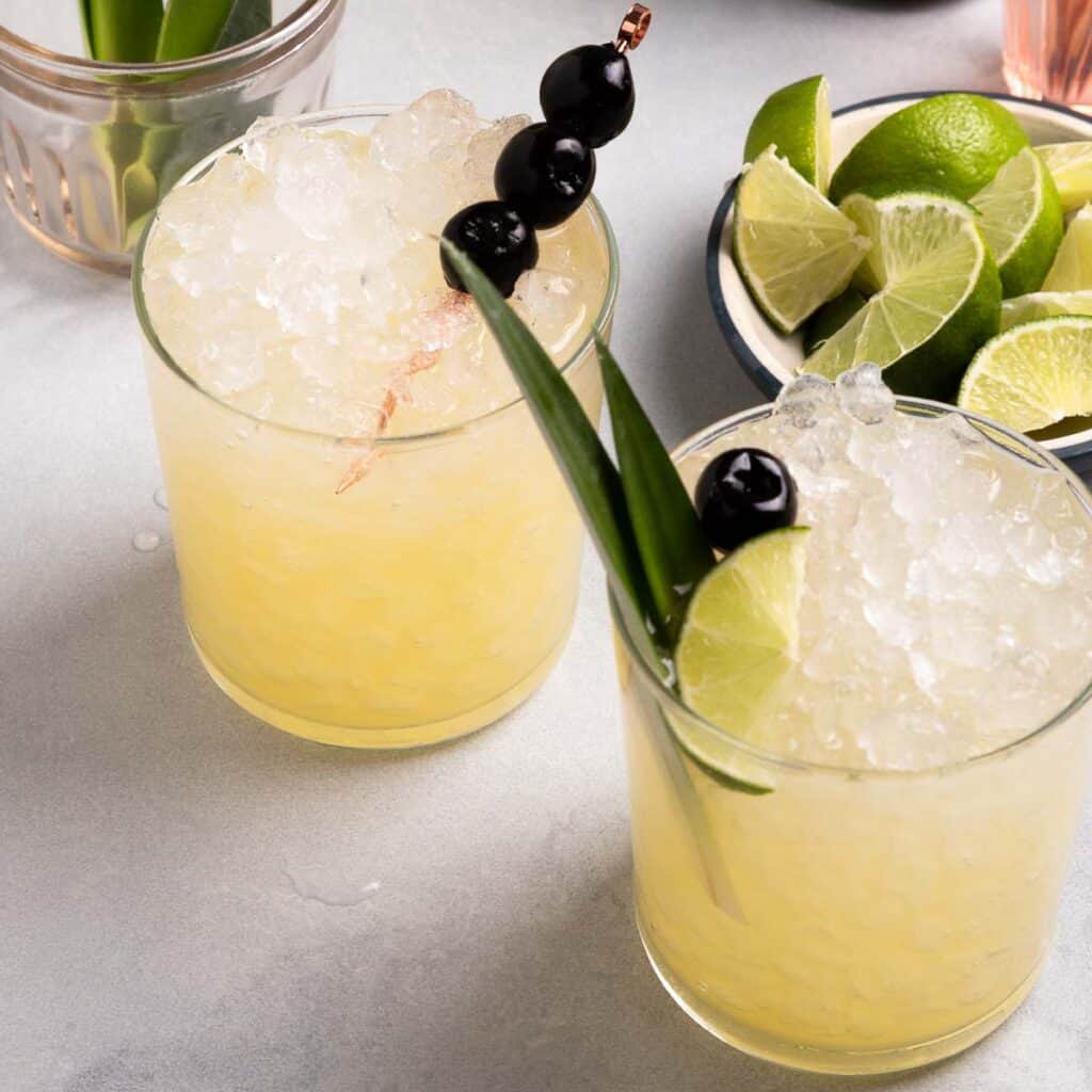 10 minute Shaken Strawberry Mojito Mocktail - Cup of Zest