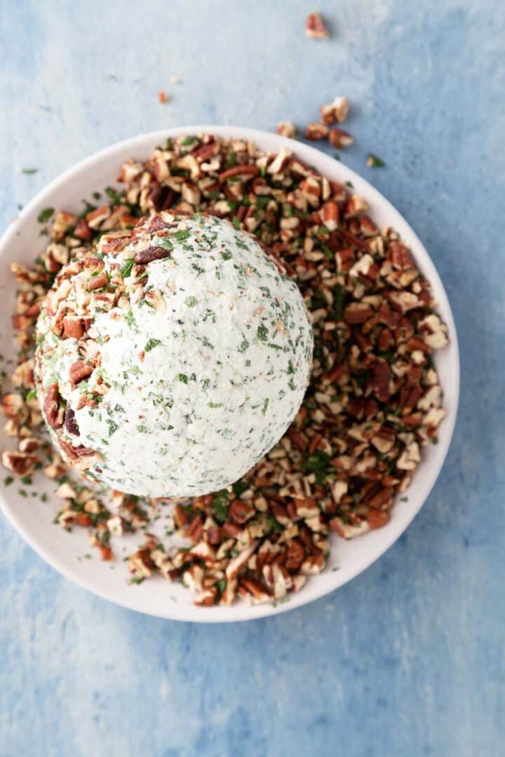 How to Make a Blue Cheese Cheese Ball - Cup of Zest