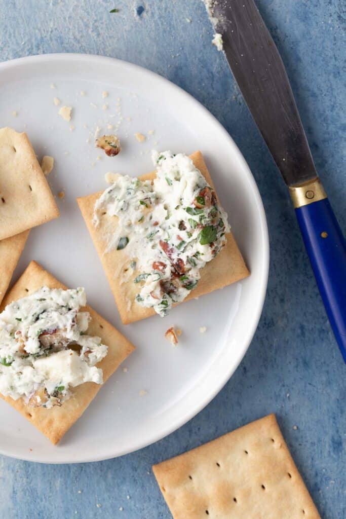 How to Make a Blue Cheese Cheese Ball - Cup of Zest